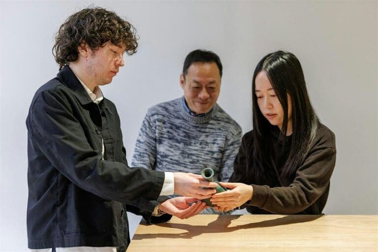 Te-atari: object handling session for people with visual impairments ...